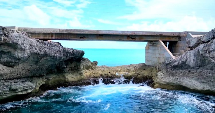 The Glass Window Bridge, Eleuthera, Harbour Island, Bahamas - The ...